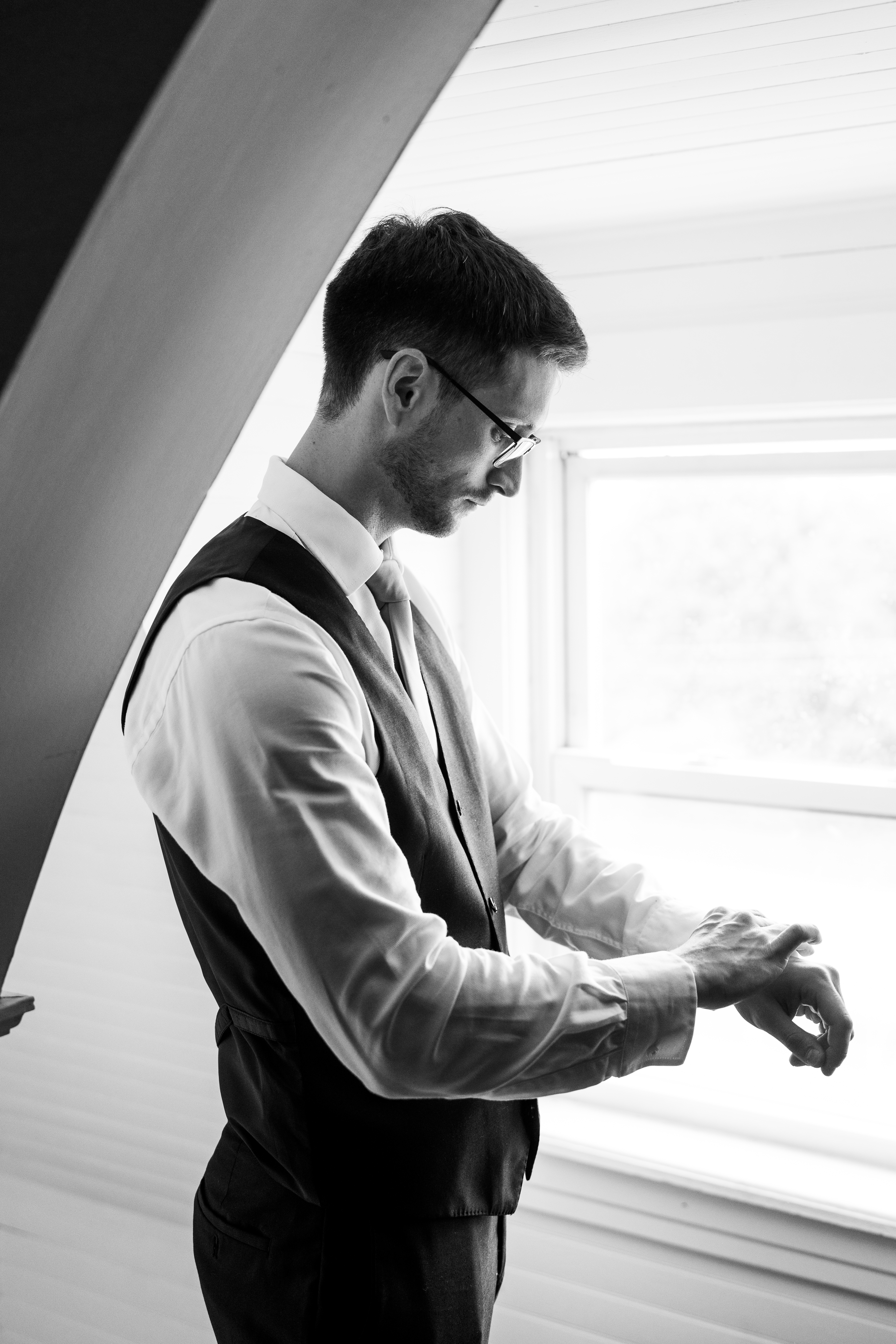 Summer Wedding at Oaks Manor | Tori & Tyler