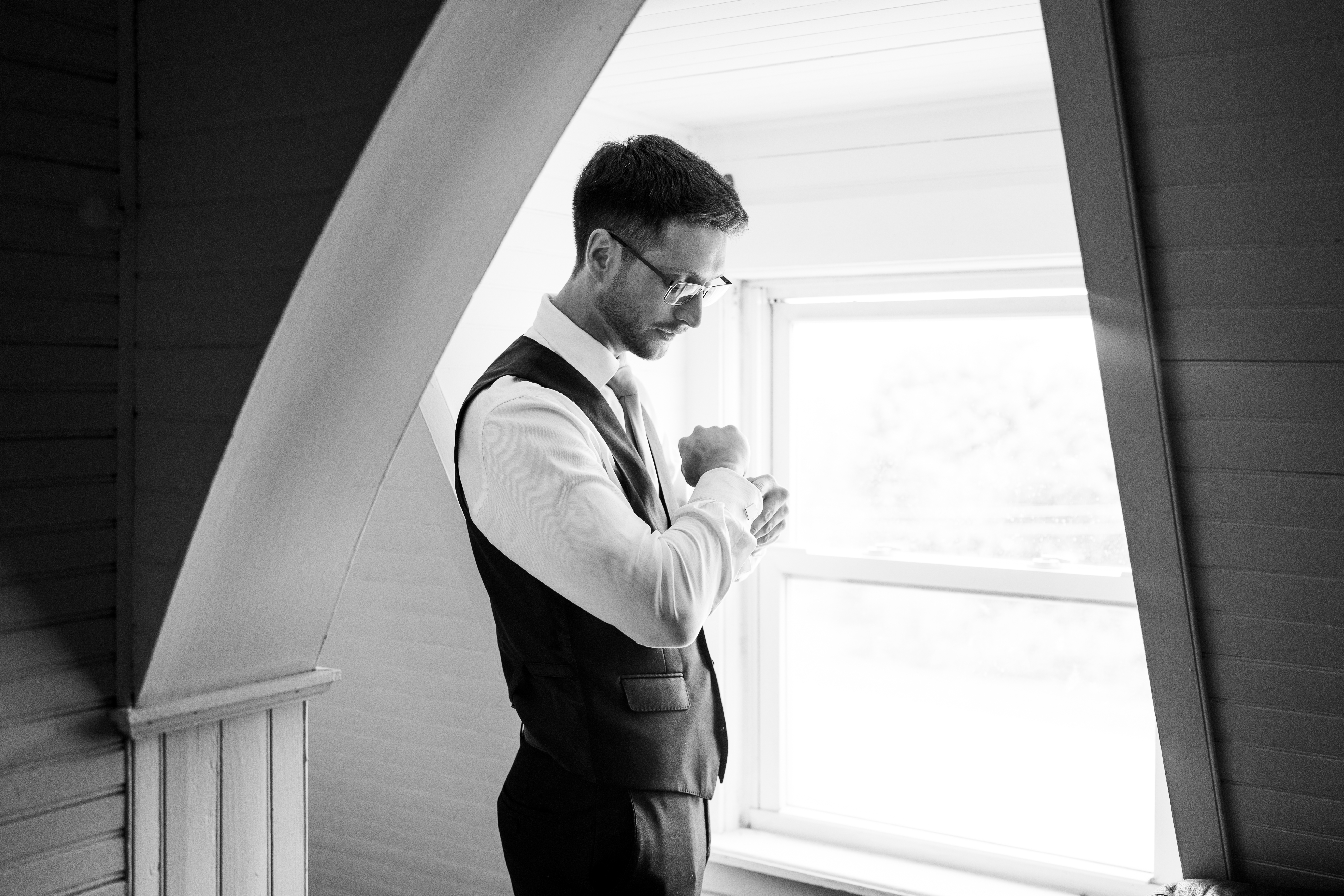 Summer Wedding at Oaks Manor | Tori & Tyler